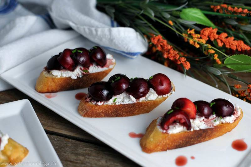 Cherry Recipes - Crostini with Goat Cheese | Gastronom Cocktails