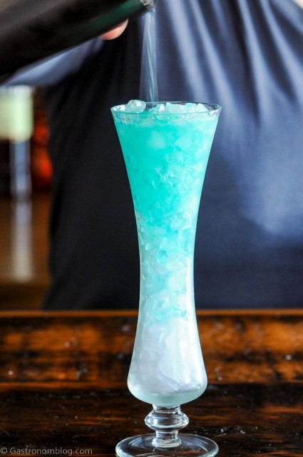 How to Make a Blue Lagoon Cocktail Recipe | Gastronom Cocktails
