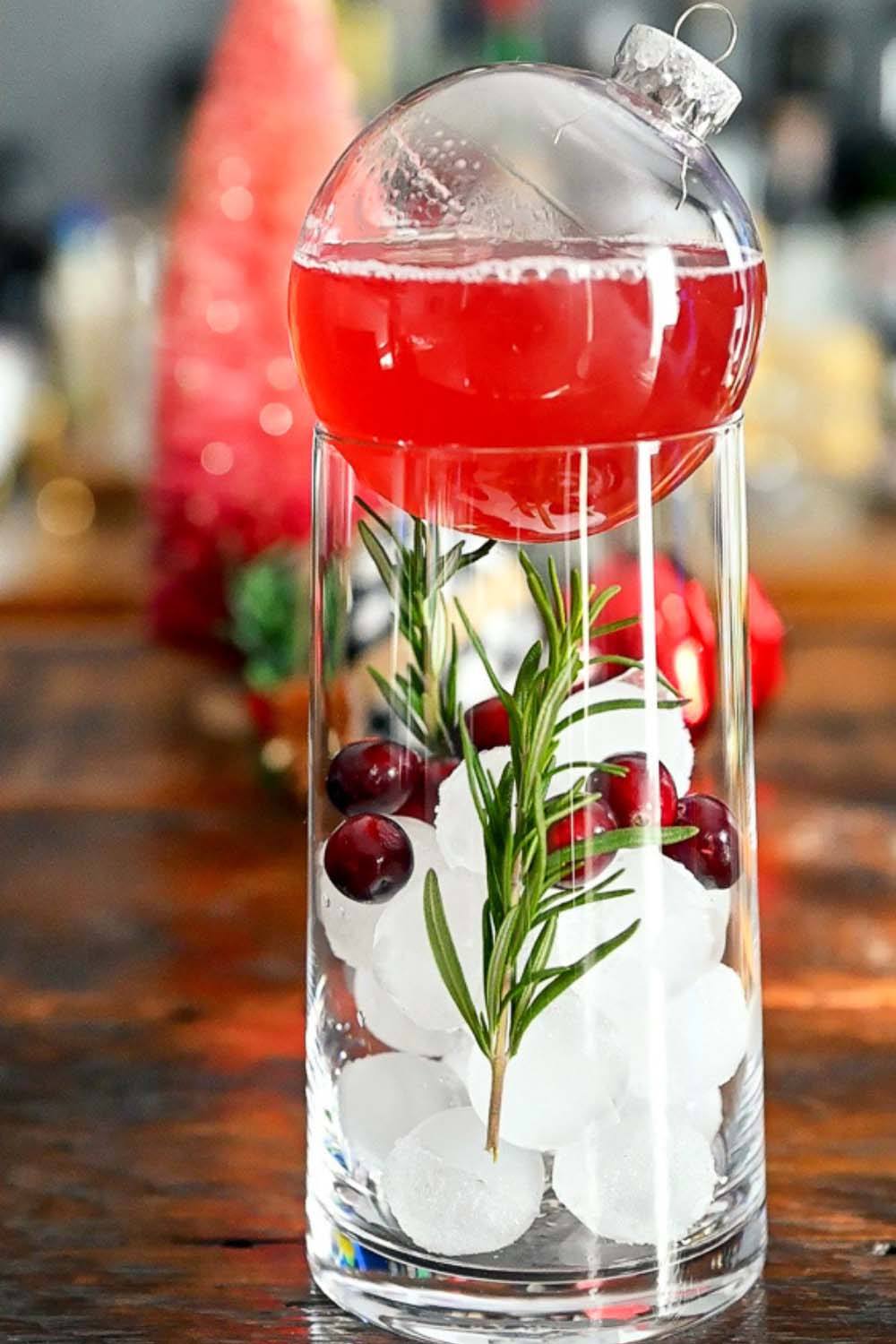 Christmas Ornament Cocktails - Cranberry Holiday Drink - Gastronom ...