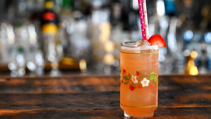 Strawberry Vanilla Collins Cocktail Recipe - Gastronom Cocktails