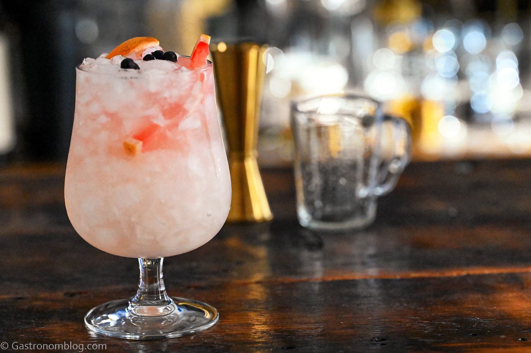 Grapefruit Gin & Tonic Cocktail Recipe - Gastronom Cocktails